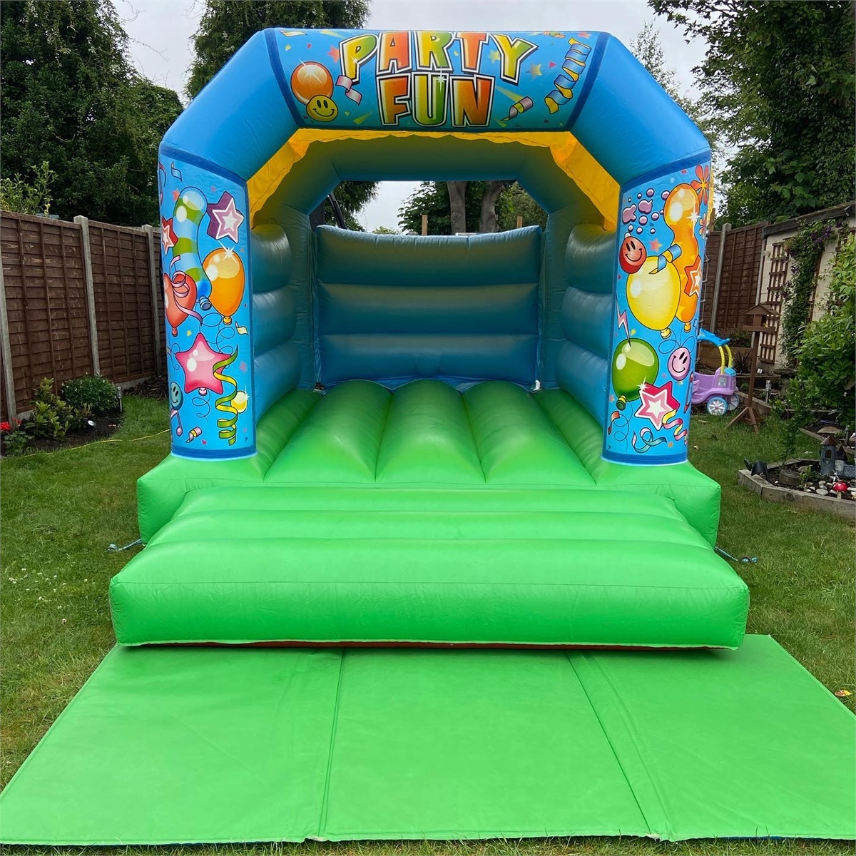 Outside bouncy castle hire this Easter - Bouncy Castle Hire, Soft play ...